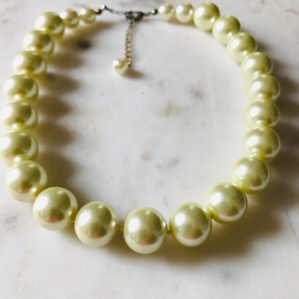 Vintage Faux Large Pearl Necklace - Gem